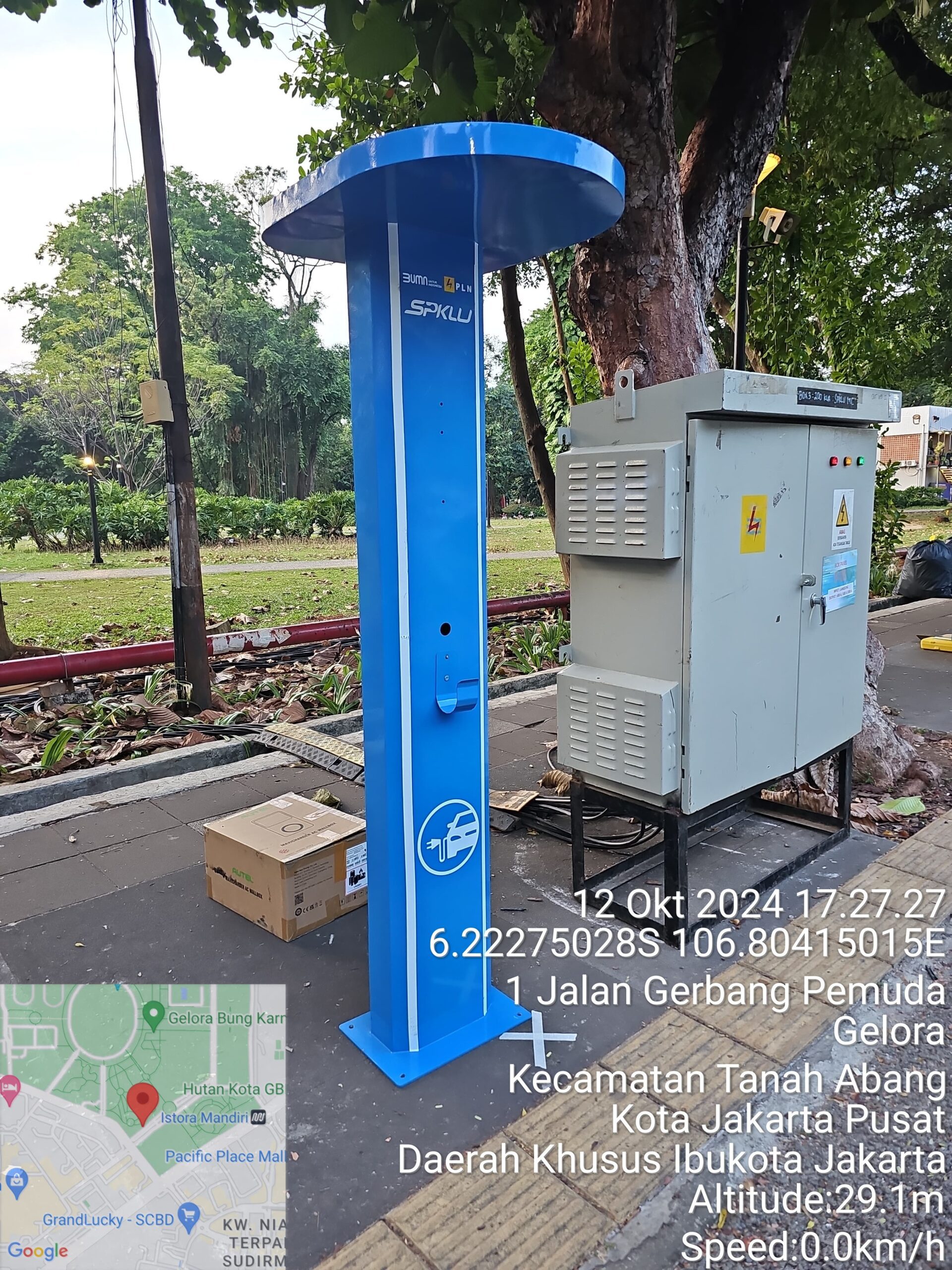 Standing Pole EV Charger SPKLU Powertelindo - Modern Design